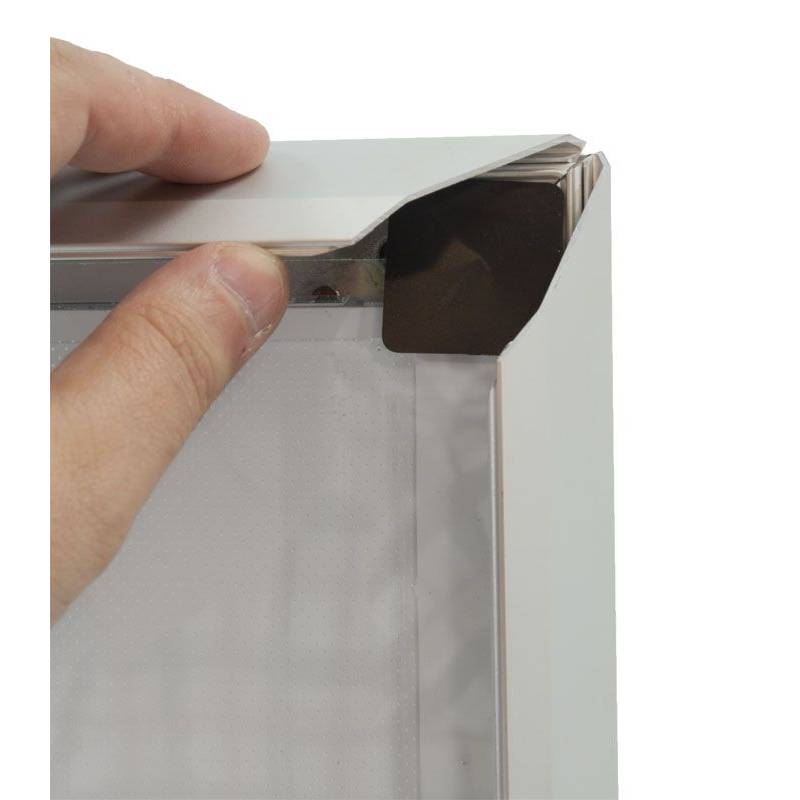 Marco de aluminio con luz LED, apertura “click” marco 32 mm